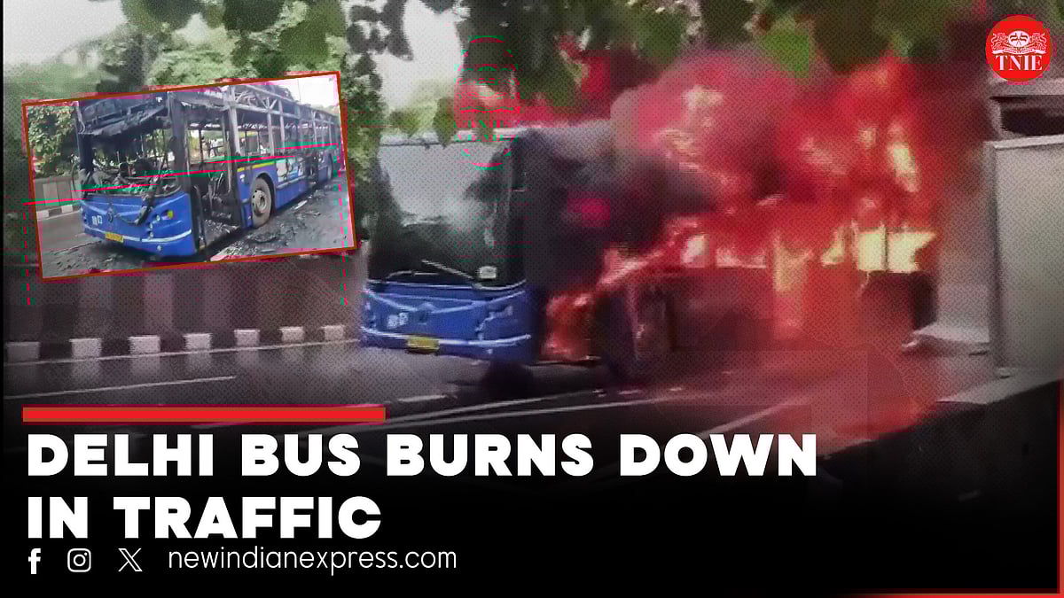 Delhi bus catches fire, all passengers rescued