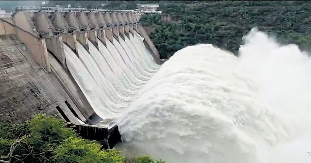 Srisailam Dam woos tourists in Andhra Pradesh