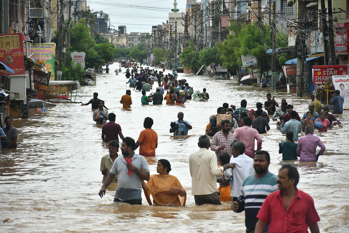Flood water hits traffic on Vijawada-Hyderabad highway, commuters suffer ordeal