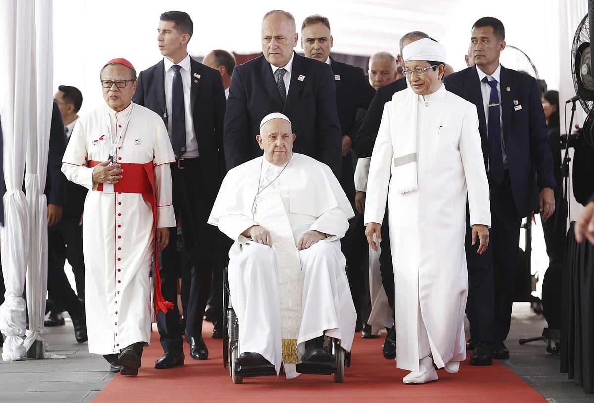 Pope and imam of Southeast Asia’s largest mosque make joint call to ...