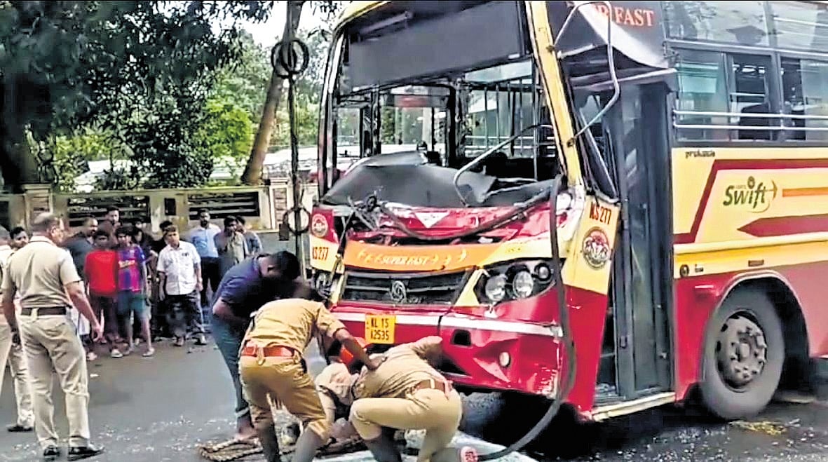 Six-vehicle pileup on MC road in Kerala's Koothattukulam leaves 35 injured