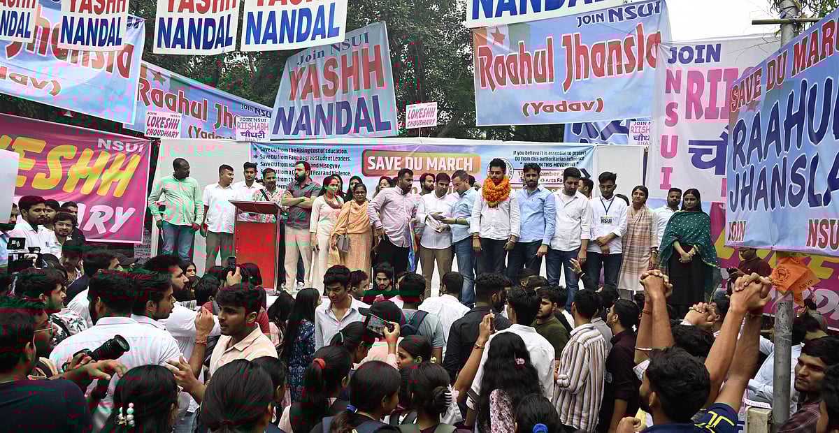 NSUI launches ‘Save Delhi University’ march, SFI holds ‘Chhatr Adhikar ...