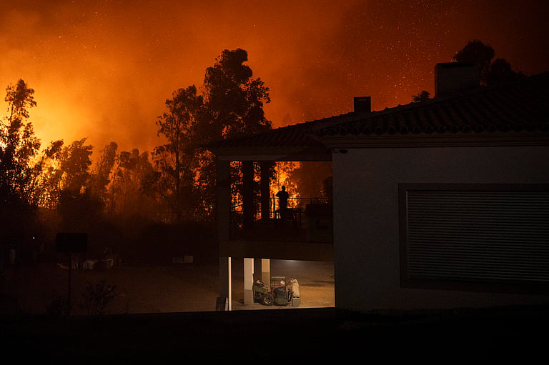 Deadly Portugal wildfires force new evacuations
