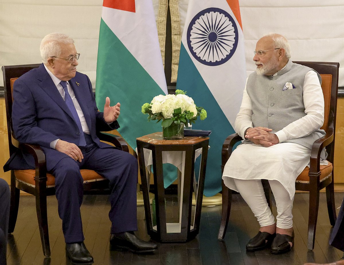 India supports peace, Modi tells Palestinian President in New York