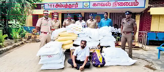 Five smugglers held, one tonne of gutka seized by cops in two incidents