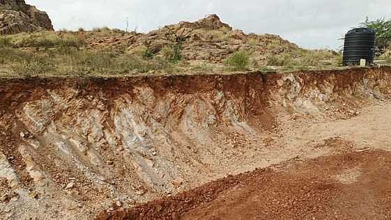 Rajasthan mining tycoon donates 3K acres to Magadi mutt