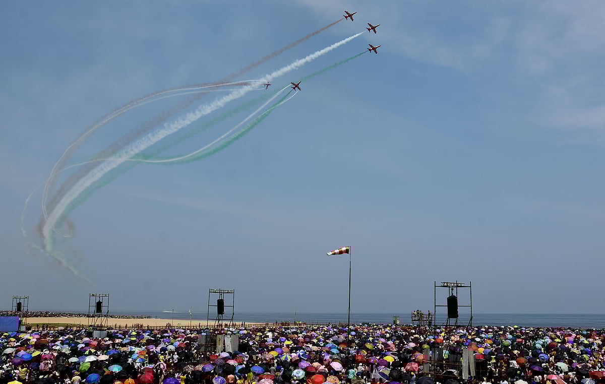 IAF Air Show 2024: Traffic snarls and overcrowded stations leave bitter ...