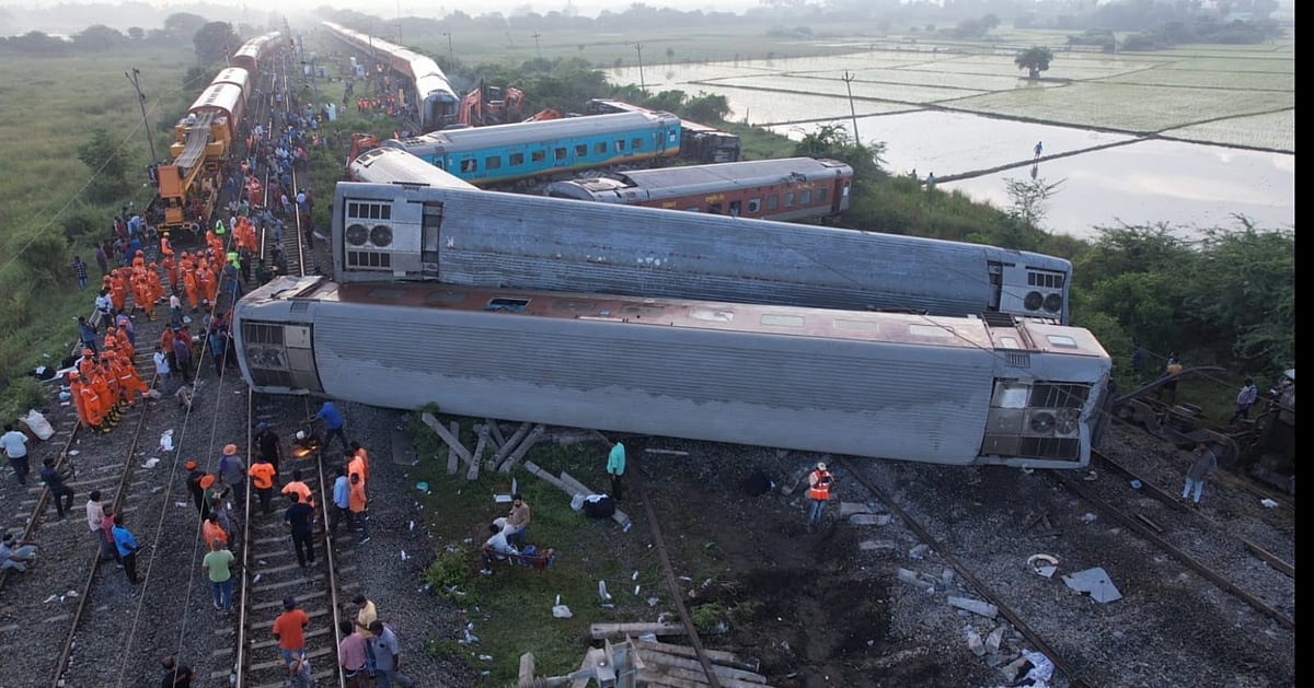 TN train crash: Locals, authorities aid stranded passengers after train ...