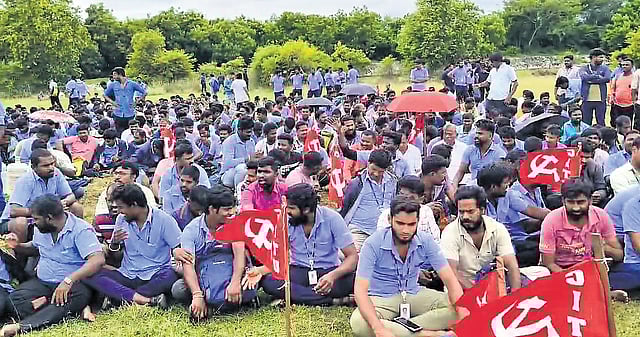 TN ministers meet Samsung protesters as stir resumes after three-day break