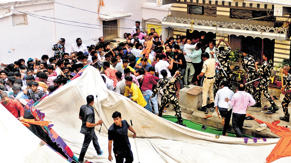 Thousands protest against idol desecration in Secunderabad