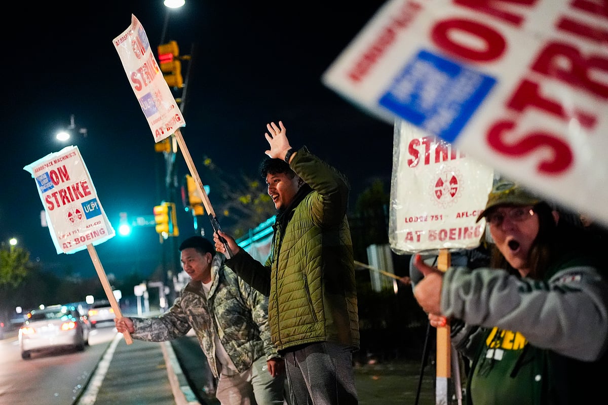 No end for Boeing labour strike in US as workers reject latest contract ...