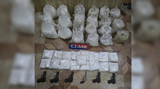 Punjab cops unearth cross-border smuggling racket, recover 105 kg of heroin