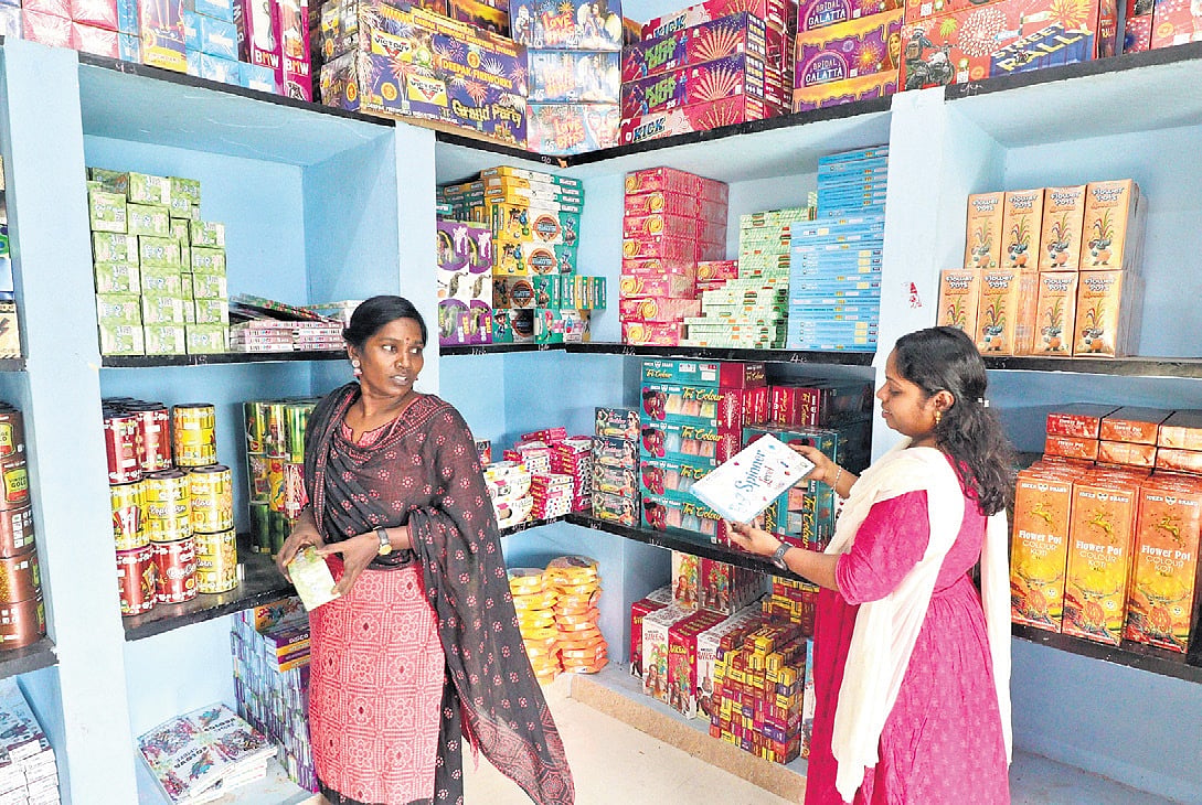Amid dangers, Tamil Nadu cracker industry still a colourful attraction