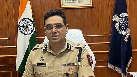 The real '12th Fail' Manoj Kumar Sharma IPS leaves students spellbound ...