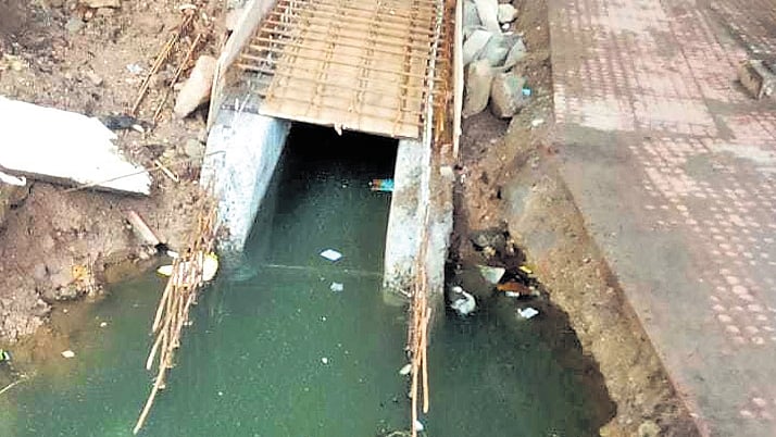French tourist injured after falling into open drain at Fort Kochi