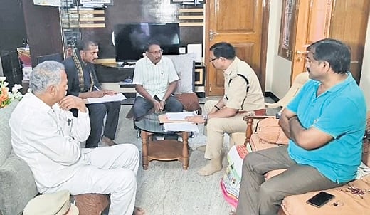 DSP questions aide of late YS Vivekananda Reddy in murder case