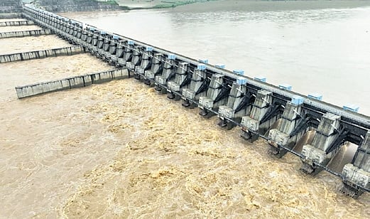 APERC Chairman reviews progress of Polavaram Hydro Power Station