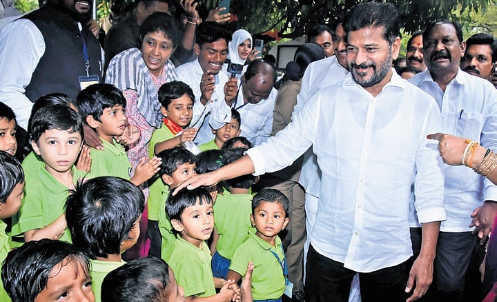 CM urges people to ostracise those skipping caste survey