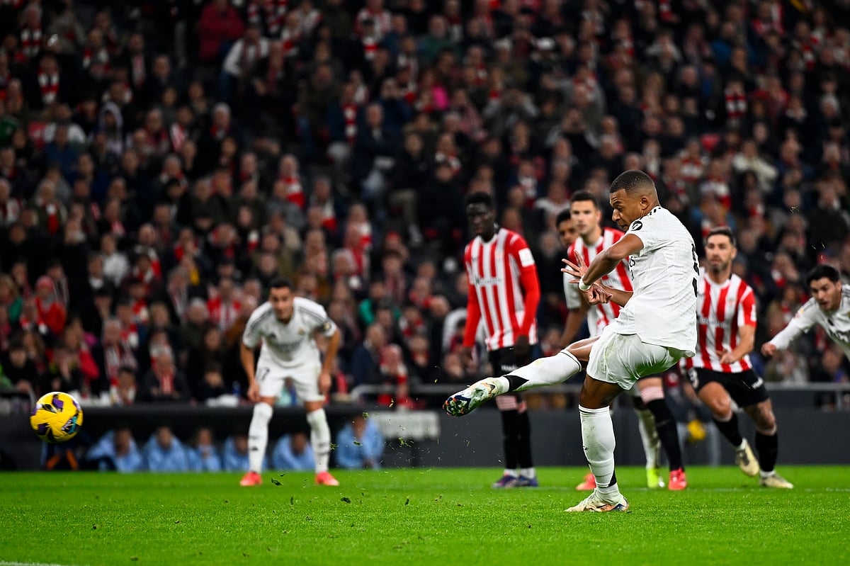 Mbappé enduring 'difficult moment' as he misses another penalty kick ...