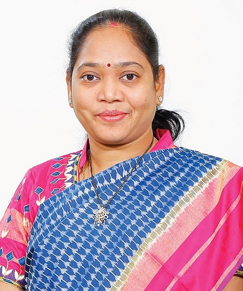 Growing discontent may force Sucharitha to leave YSRCP soon