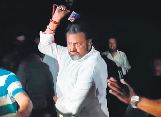 Manchu Mohan Babu allegedly assaults reporters amid family dispute with ...