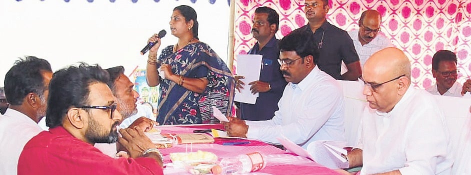 Andhra Pradesh: Officials told to resolve land issues at village-level