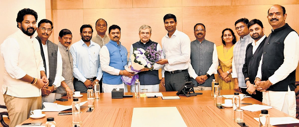 Eluru MP seeks Centre’s nod for railway projects in constituency