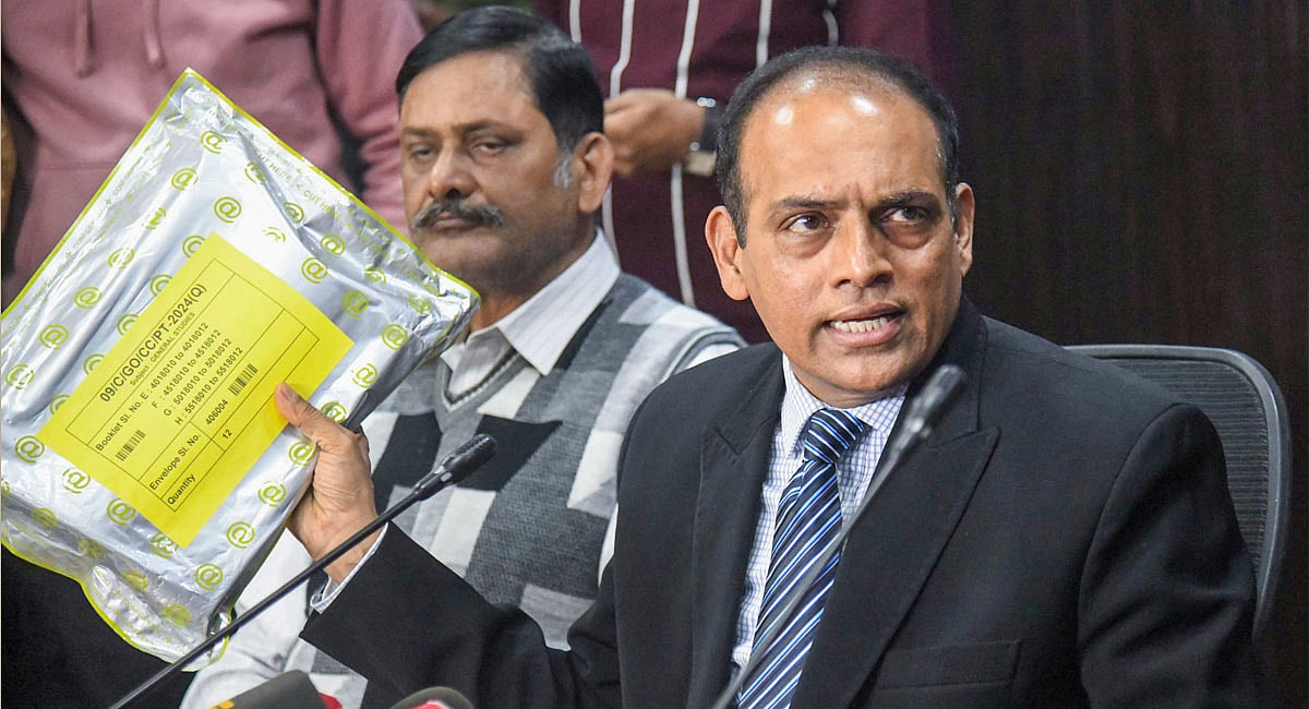 Students stir over paper leak, Bihar exam put off