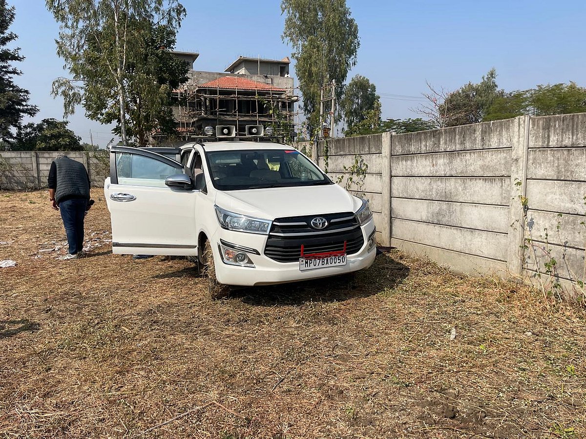MUV with unaccounted gold, cash worth Rs 50 crore found in Bhopal