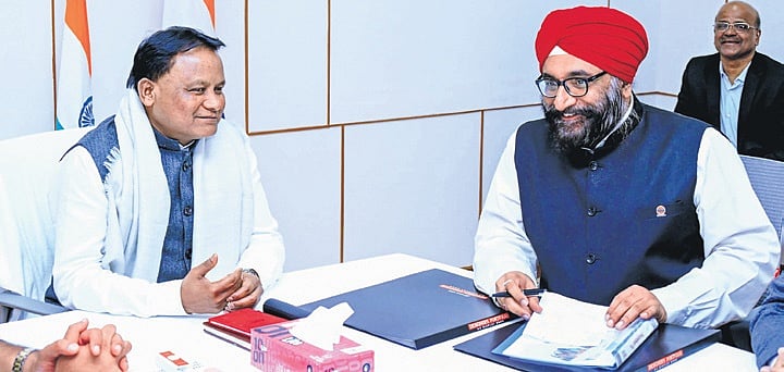 IOCL to set up naphtha cracker unit in Paradip; to invest Rs 61,000 crore