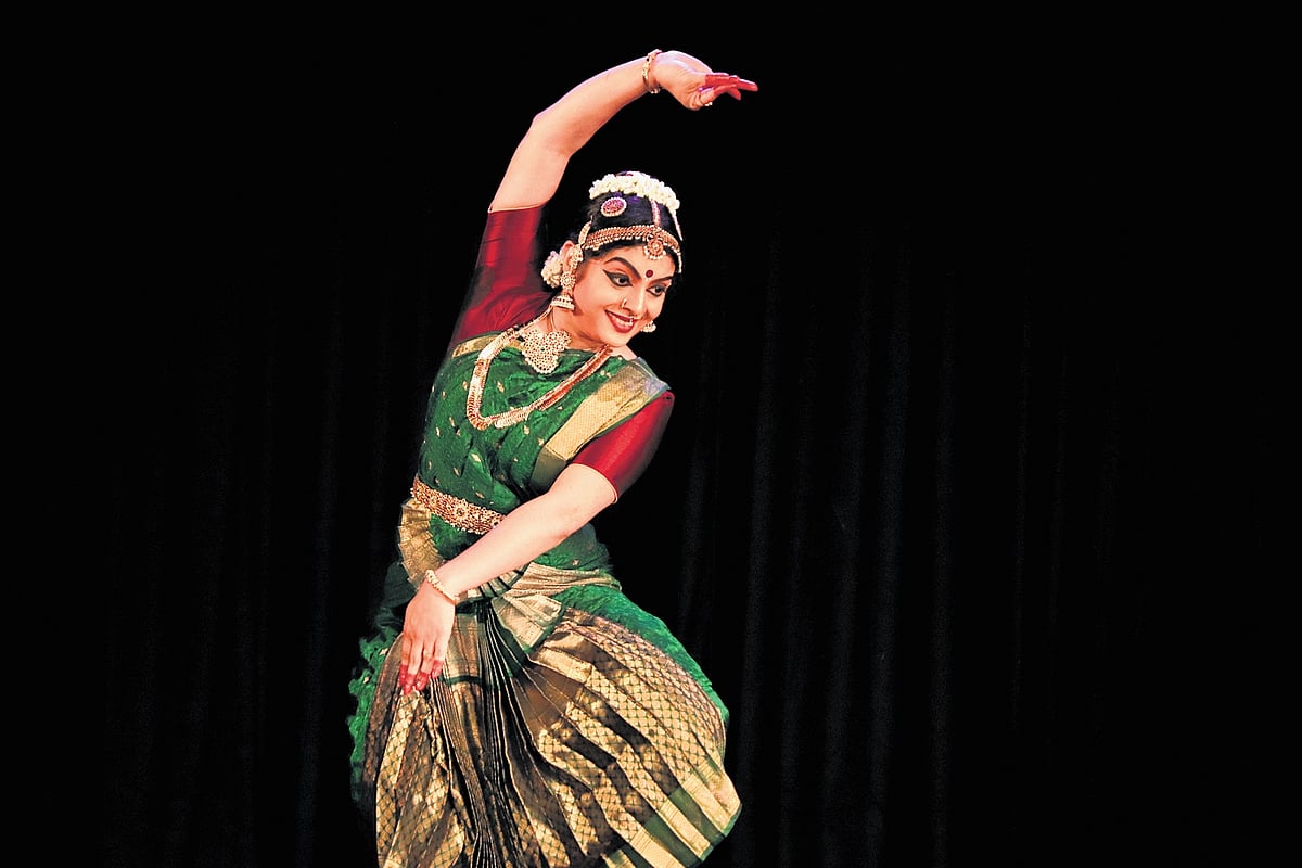 Anwesha Das enchants audience with graceful Bharatanatyam performance ...