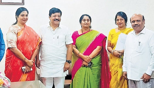 Plan to integrate handloom clusters and tourism circuits, says Minister Kandula Durgesh