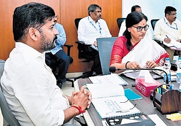 Revanth Reddy orders 20 tmcft water to Hyderabad