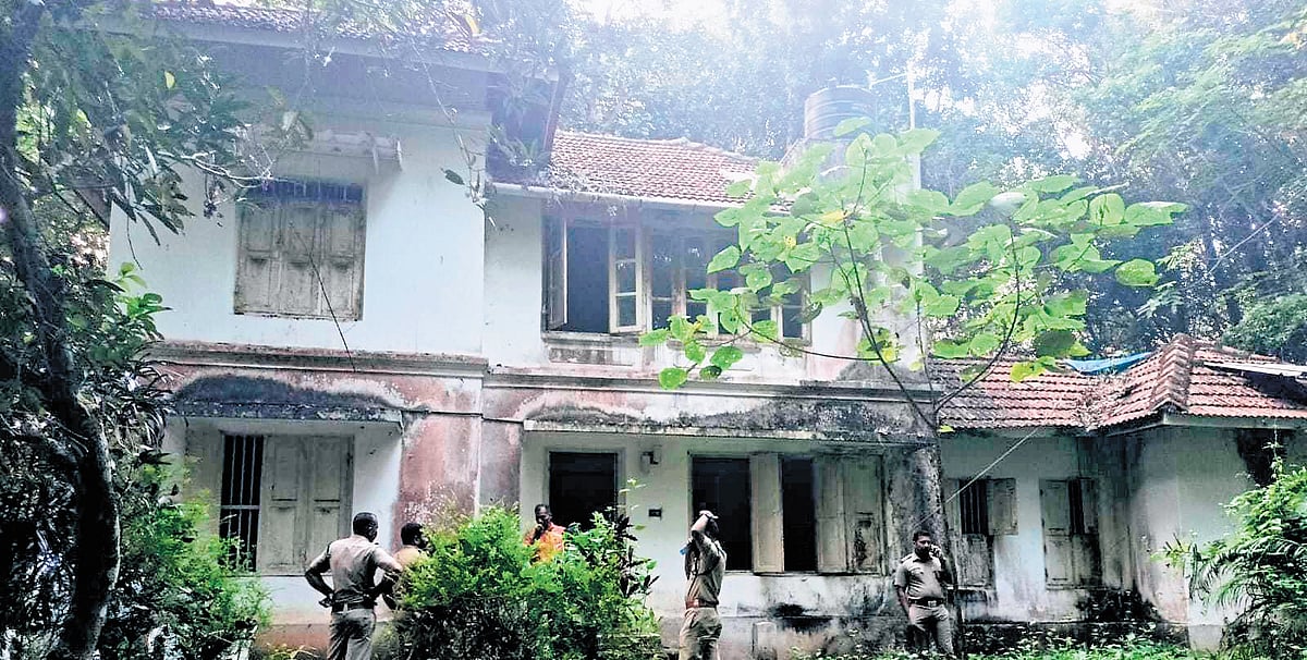 Human skull, bones found in fridge of an abandoned house in Kochi
