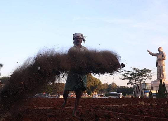 Farmers get 1,593 tonnes of free manure from Dindigul micro compost centres