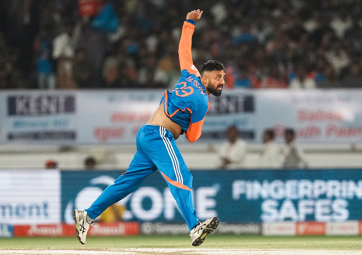 With no dew in second innings, pitch became very slow: Varun Chakravarthy