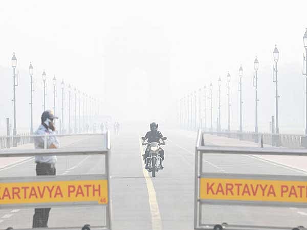 Delhi-NCR placed under GRAP Stage III as air quality plunges to 'severe' with AQI at 425 ...