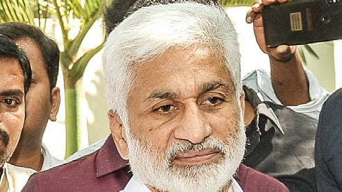 Vijayasai Reddy meets Sharmila in Hyderabad