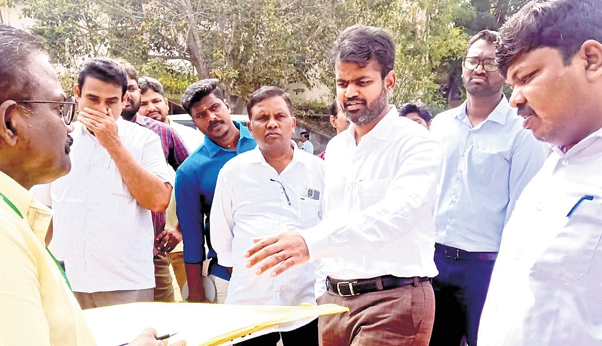 DMK eyes a landslide amid low-key campaign