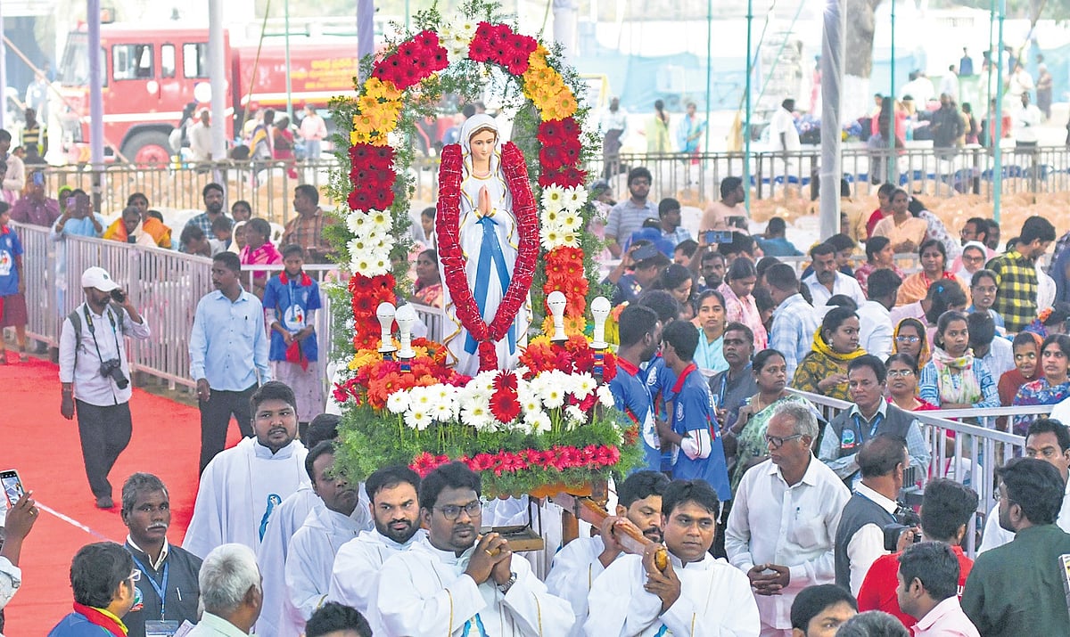 Gunadala Mary Matha fest in Vijayawada begins with devotion, thousands ...