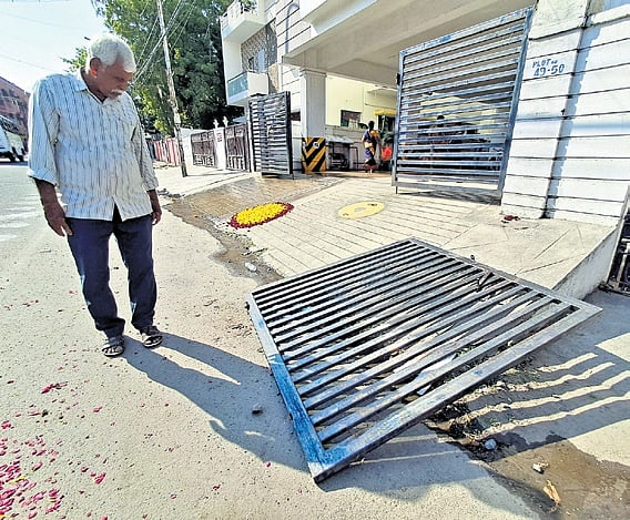 gate collapse