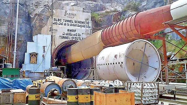 Punish those liable for tunnel collapse