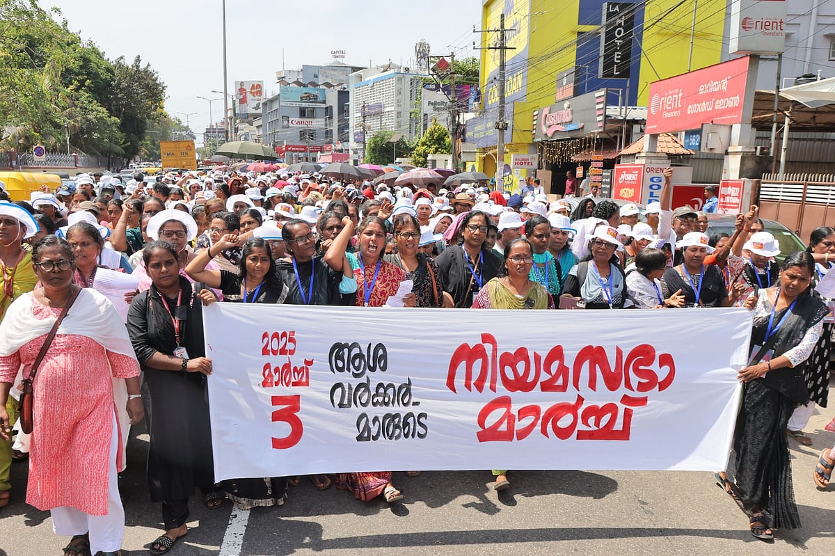 ASHA workers stage protest in Kerala capital, demand better pay