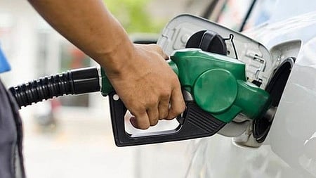 Delhi begins ban on fuel sale to old vehicles; AI cameras, traffic ...
