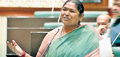 Don’t politicise scholarship issue: Seethakka to BRS in Telangana Assembly