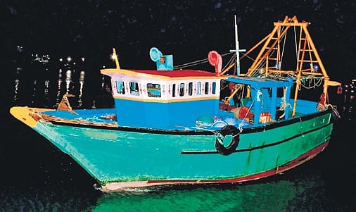 Karaikal boat detained by Rameswaram fishermen for alleged intrusion