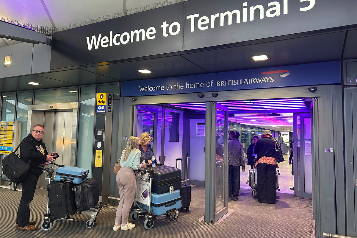 First plane lands at London's Heathrow since a fire cut power to Europe ...
