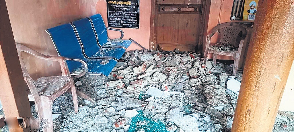 Roof of Bharathiyar’s first home in Ettayapuram crashes, artefacts intact