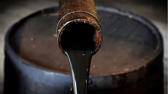 Fall in crude oil prices must benefit consumers, not government