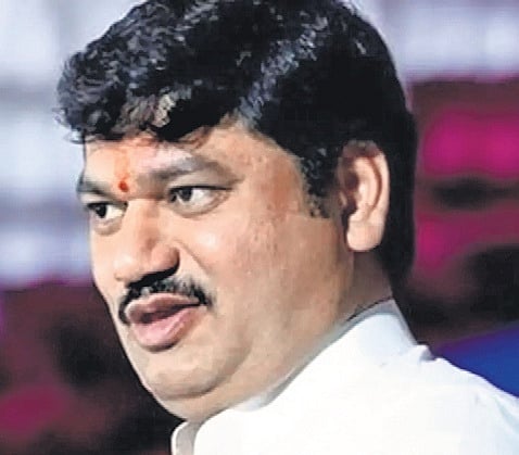 Mumbai Diary | When the neta called in sick to enjoy a show